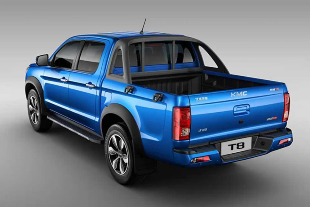 بررسی مشخصات فنی و ظاهری خودرو Kmc t8