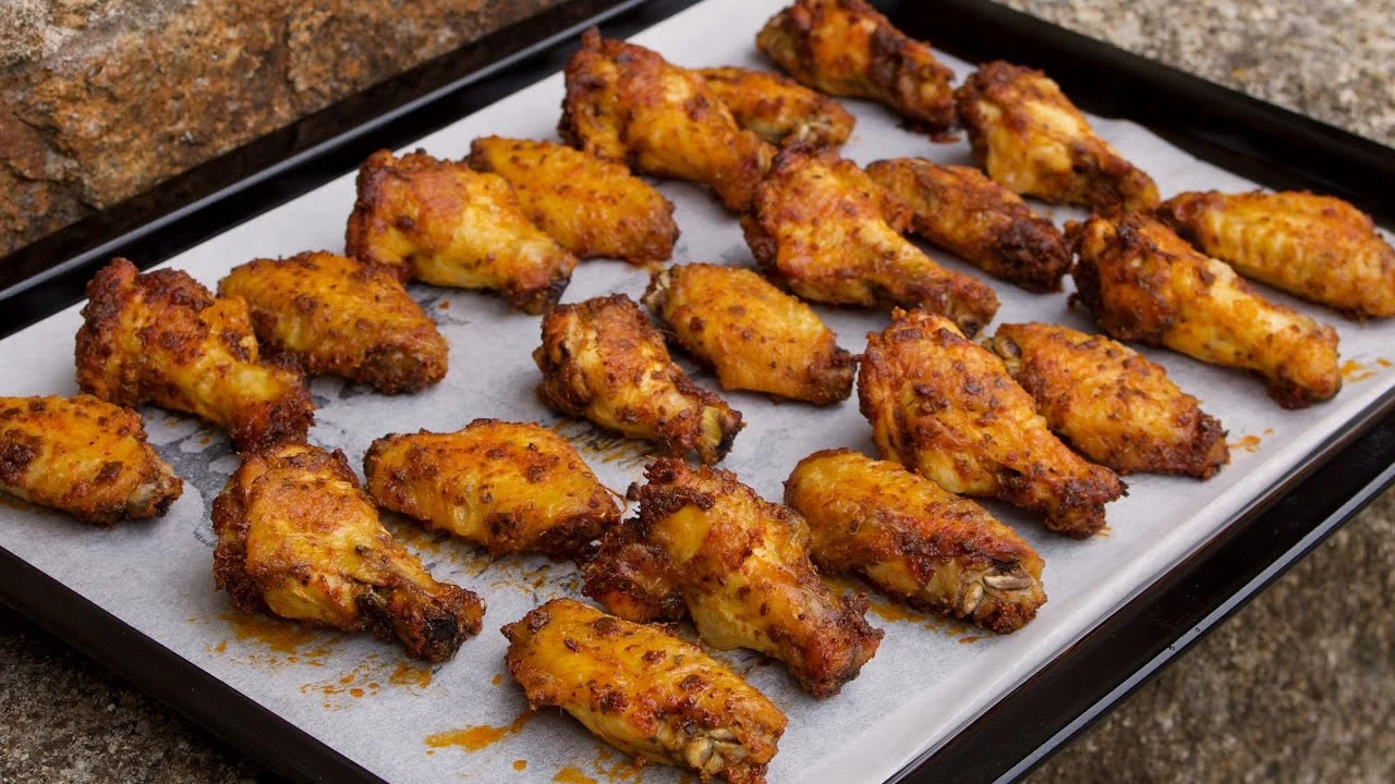 طرز تهیه بال سوخاری ترد بدون نیاز به سرخ کردن در روغن