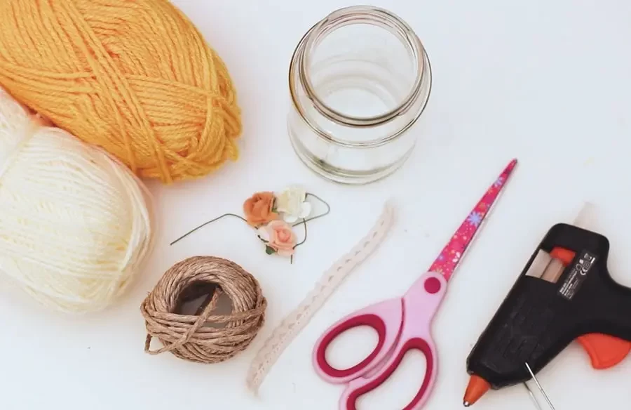 آموزش ساخت کاردستی گلدان کنفی: تزیین شیشه با نخ و کاموا